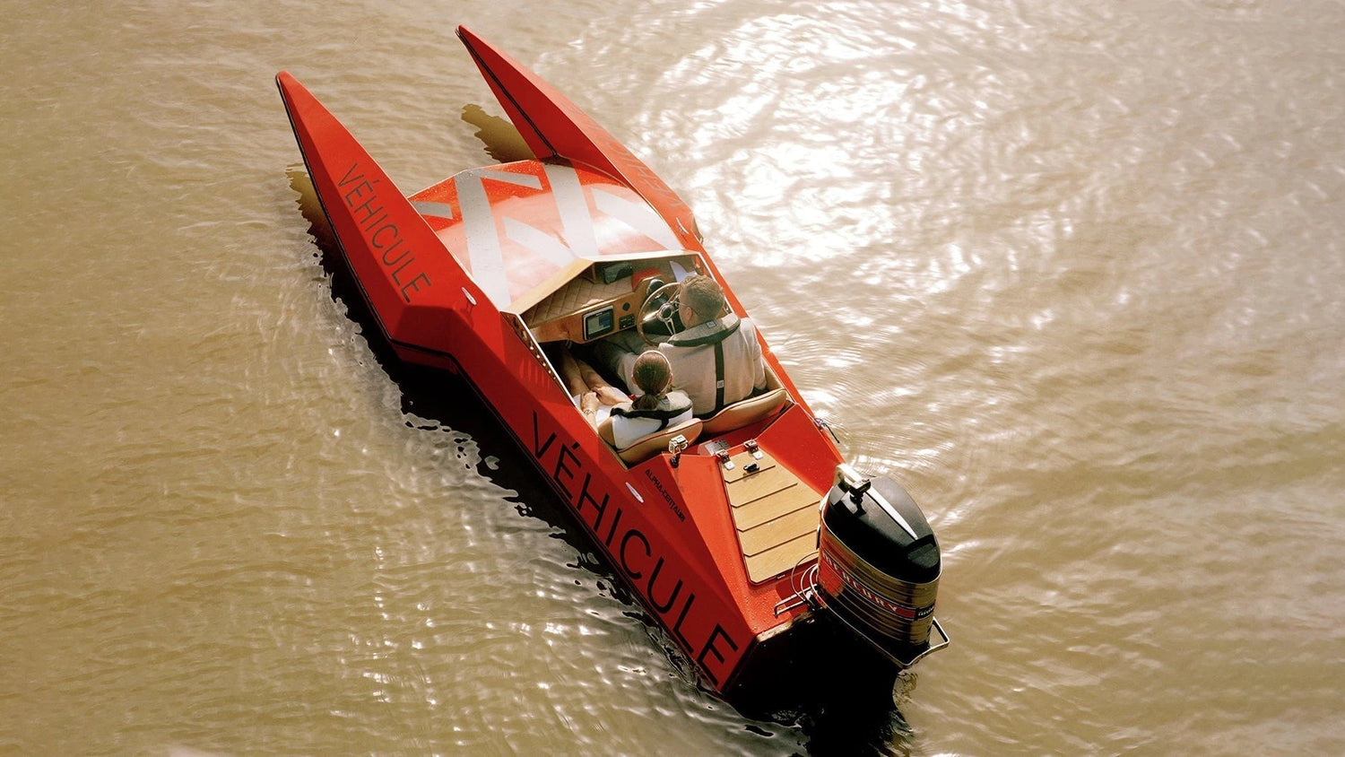 VÉHICULE Presents: Alpha-Centauri